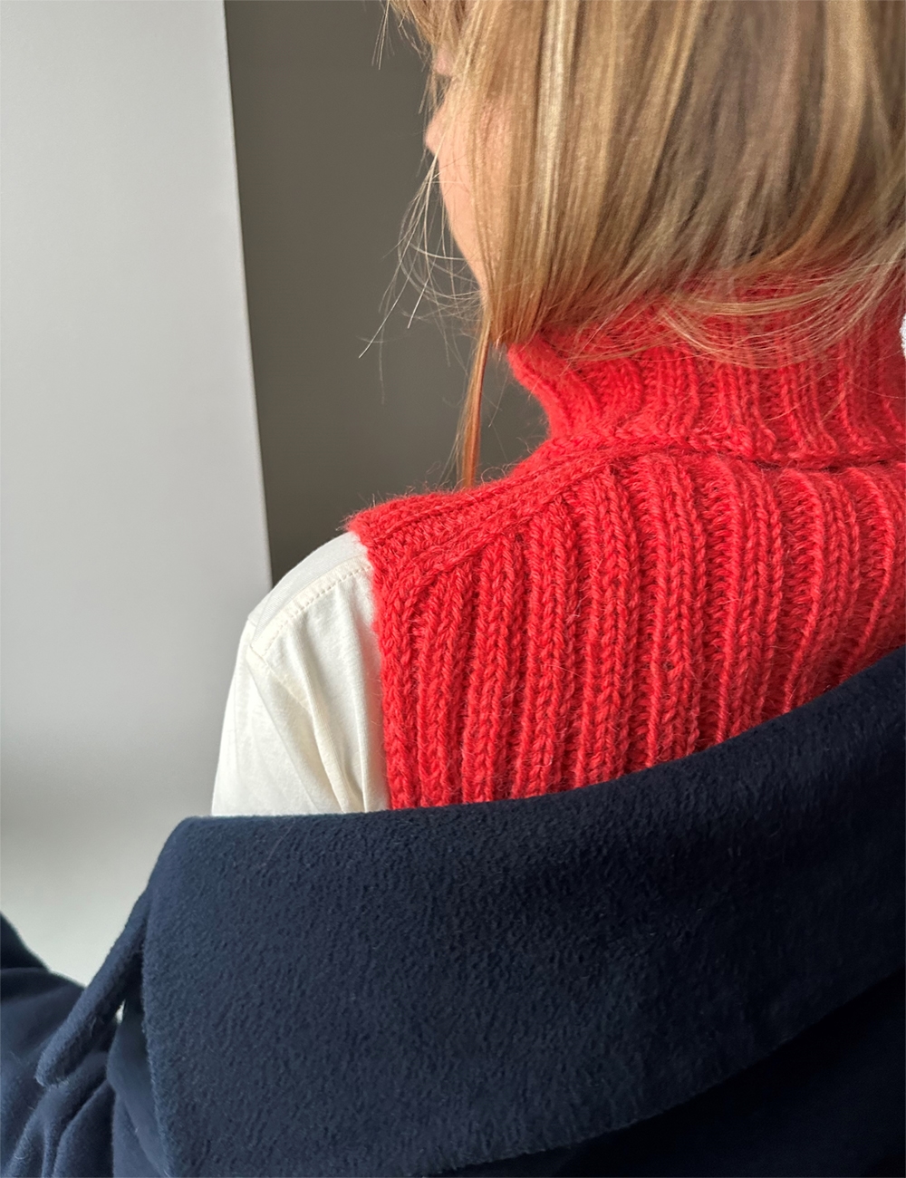 Note Rib neck knitting pattern - leKnit (english)