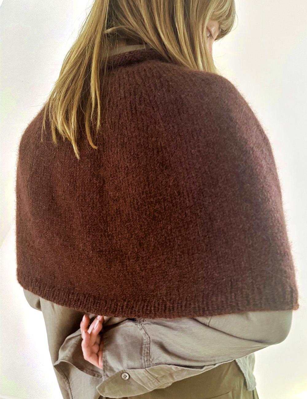 Plain Yoke Poncho strikkeoppskrift (norsk) - leknit